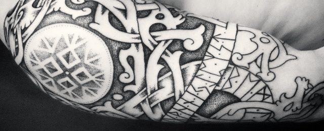 Germanische Runen Tattoos